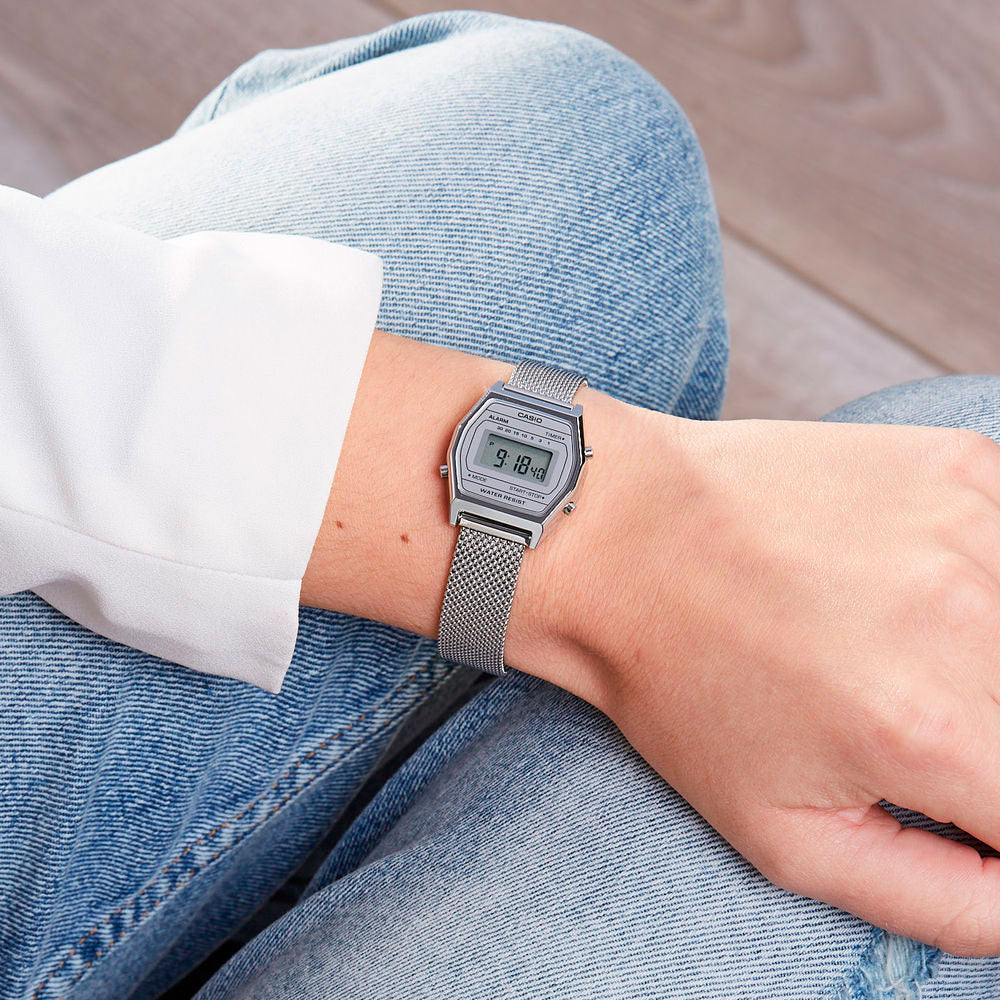 Reloj Casio Vintage LA690WEM-7DF Plateado Milanese- Dando la Hora ...